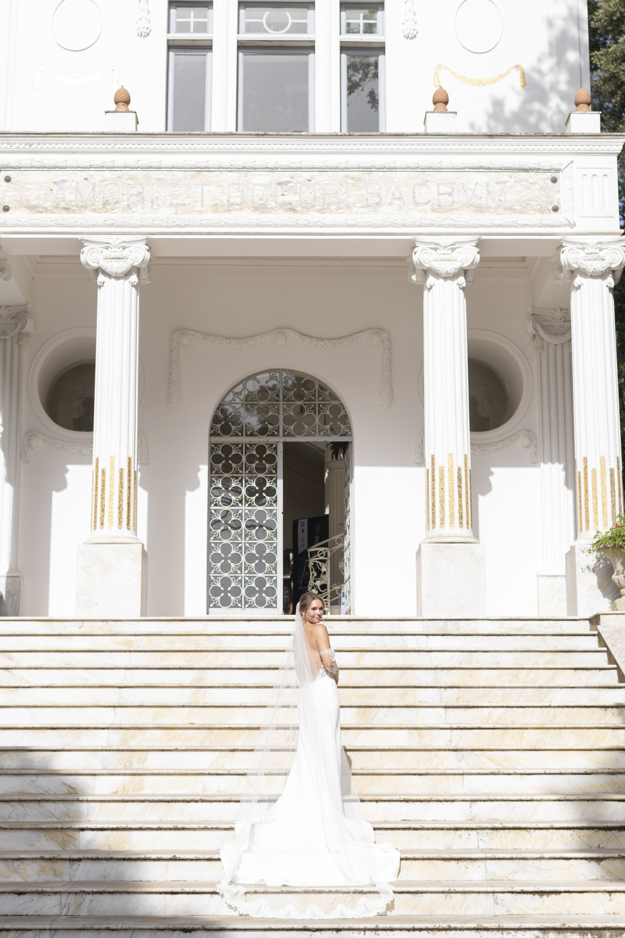 A Dreamy Capri Luxury Elopement: Rebecca & Ruffin's Romantic Italian ...